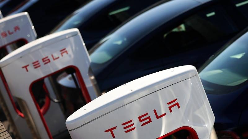 Tesla-said-to-have-cut-UK-monthly-lease-fee-by-almost-50percent - baha.com